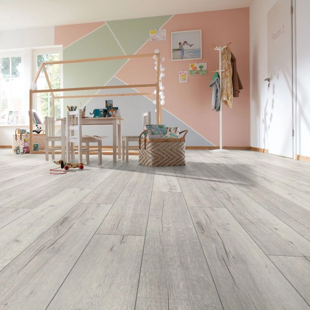 Parchet laminat Swiss Krono SwissTech 12 mm Oak grey 2 ton deschis